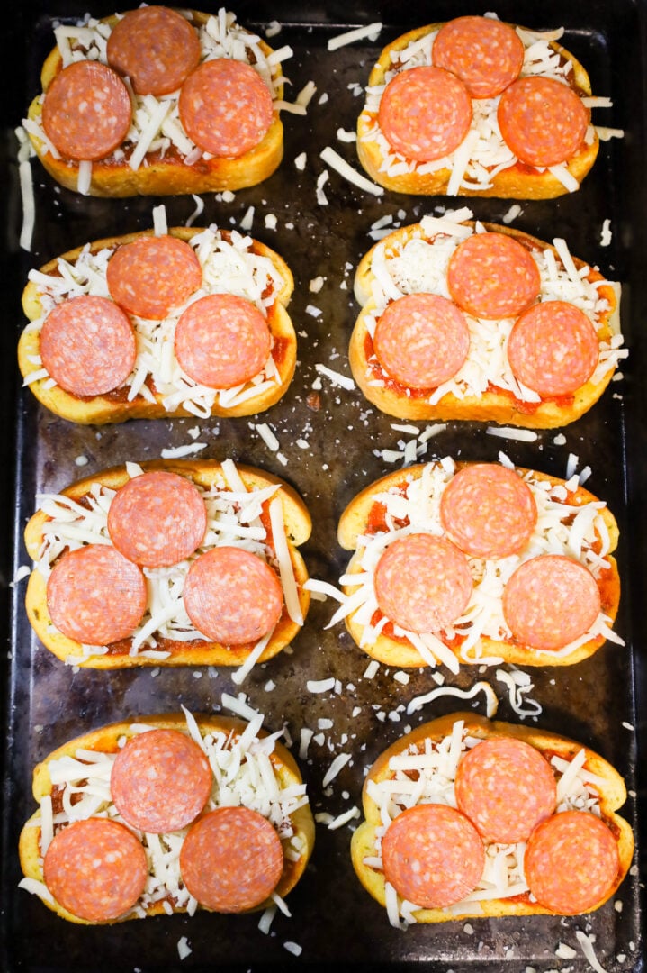 Texas Toast Pizza - THIS IS NOT DIET FOOD