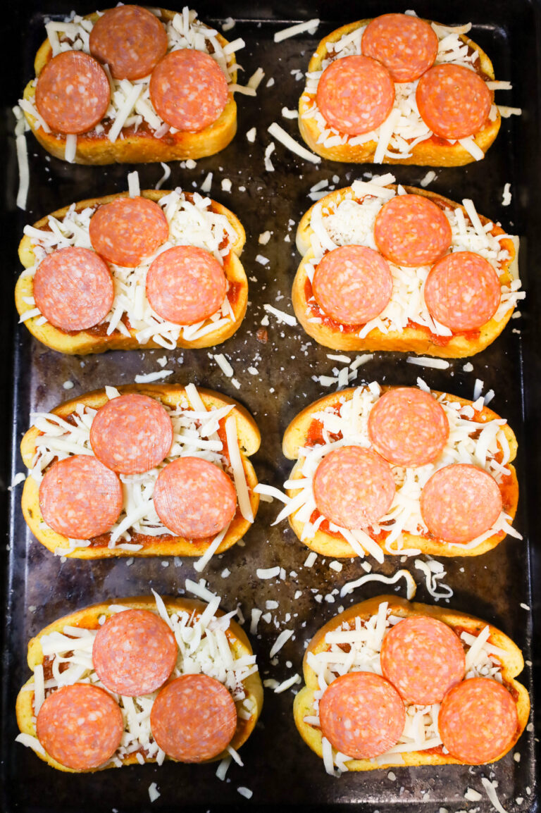Texas Toast Pizza - THIS IS NOT DIET FOOD