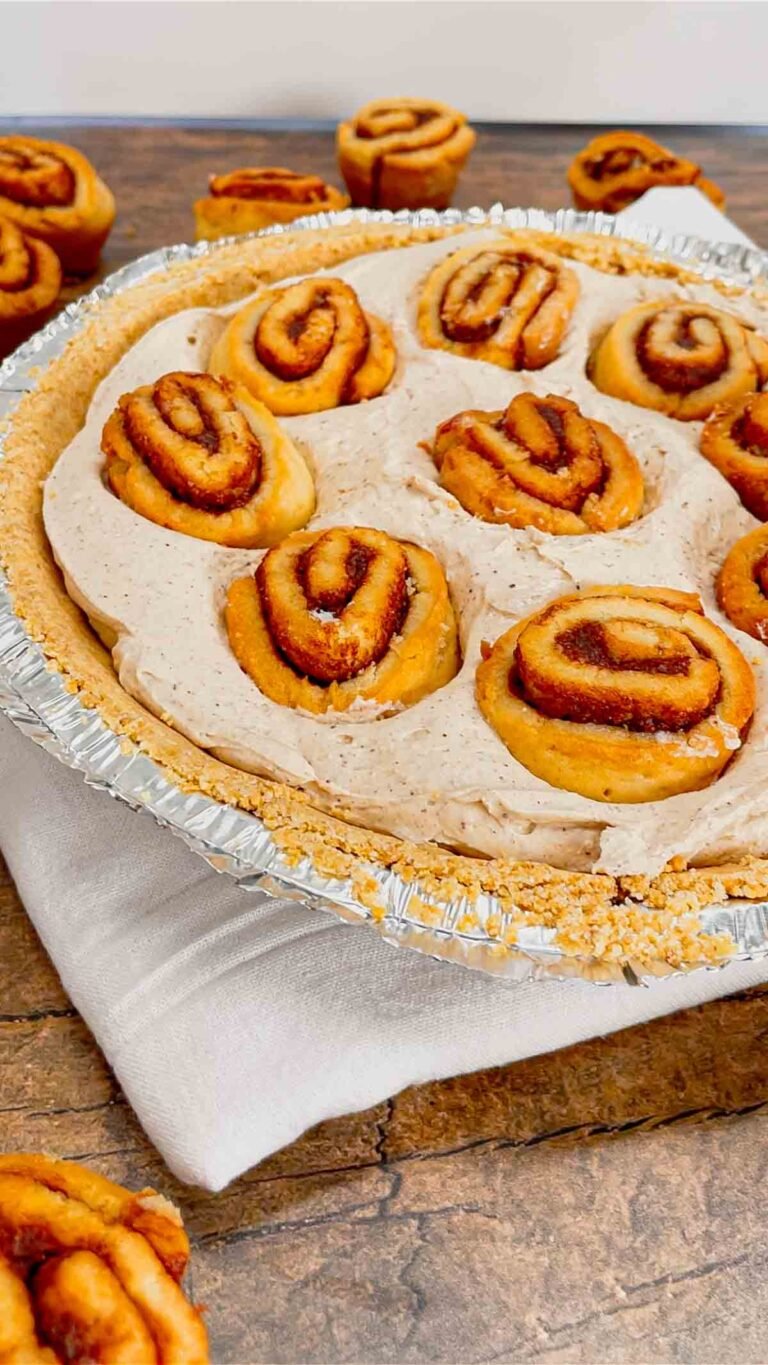 No Bake Cinnamon Roll Cheesecake - THIS IS NOT DIET FOOD